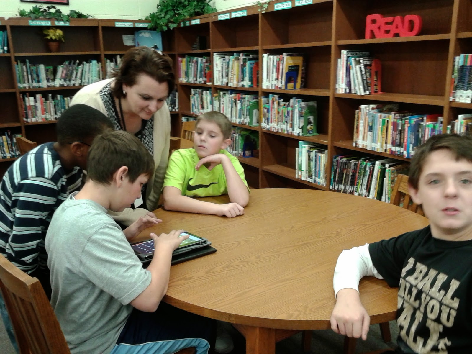 Talking Taylor Schools: SIXTH GRADE ACADEMY: Teacher deserves accolades